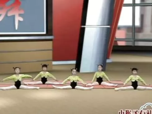 艺彩少儿培训前滚翻横叉练习