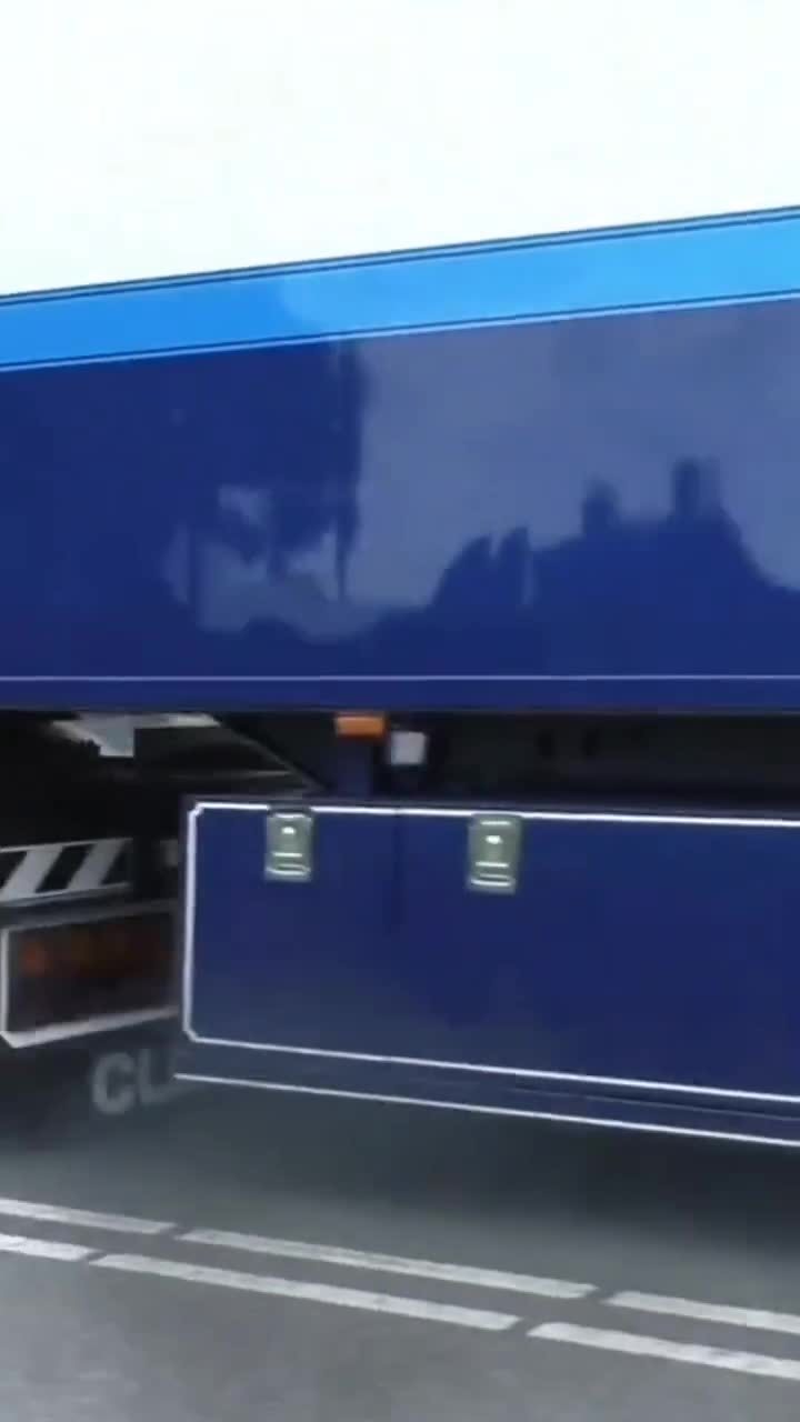 9. '卡车界颜值天花板'斯堪尼亚