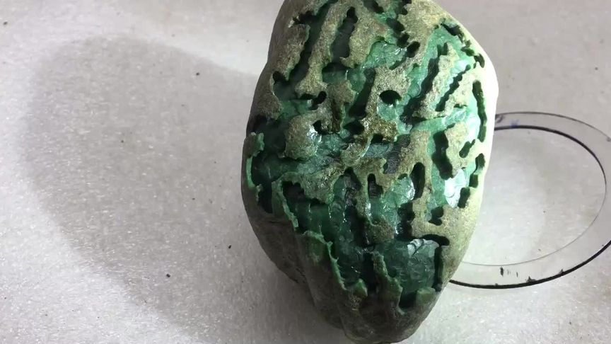 你能分清干青和满绿吗?北京翡翠原石赌石视频