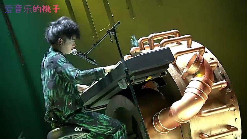 华晨宇唱自创歌曲《无字歌》没有歌词的歌,还真是第一次见