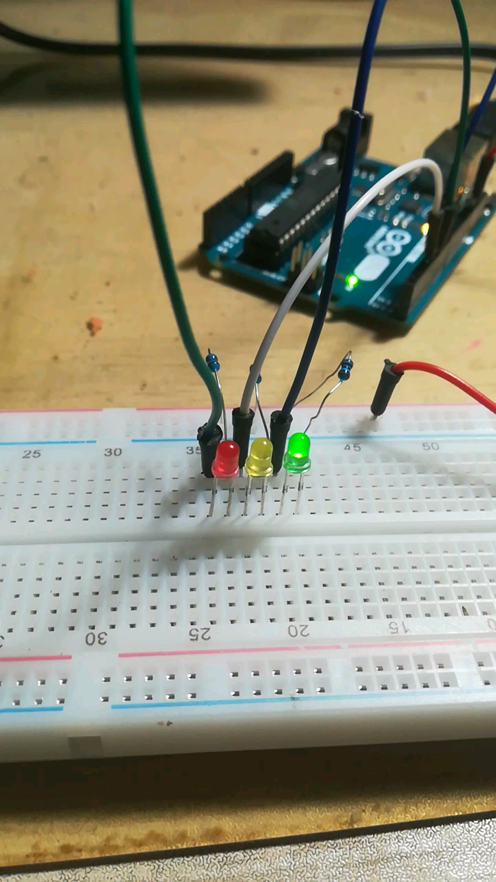 基于arduino开发板编程实现的简易交