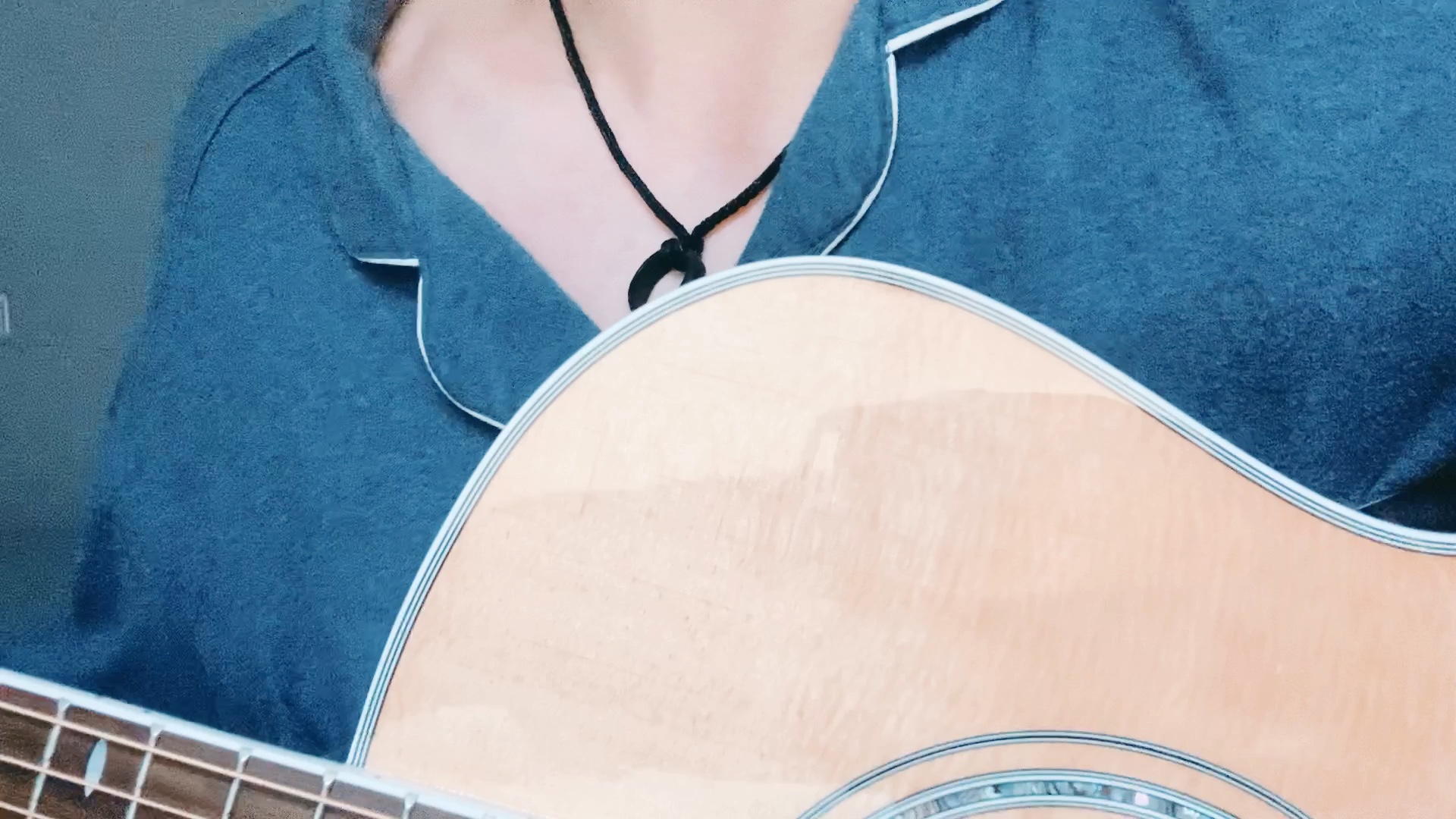 初中的回忆哈哈,《一生有你》,随便弹弹,经典的歌往往只需要简单的...