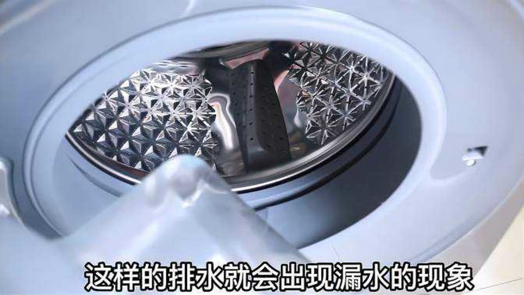洗衣机排水管别直接插地漏里,好多人不听劝,漏水时就后悔了