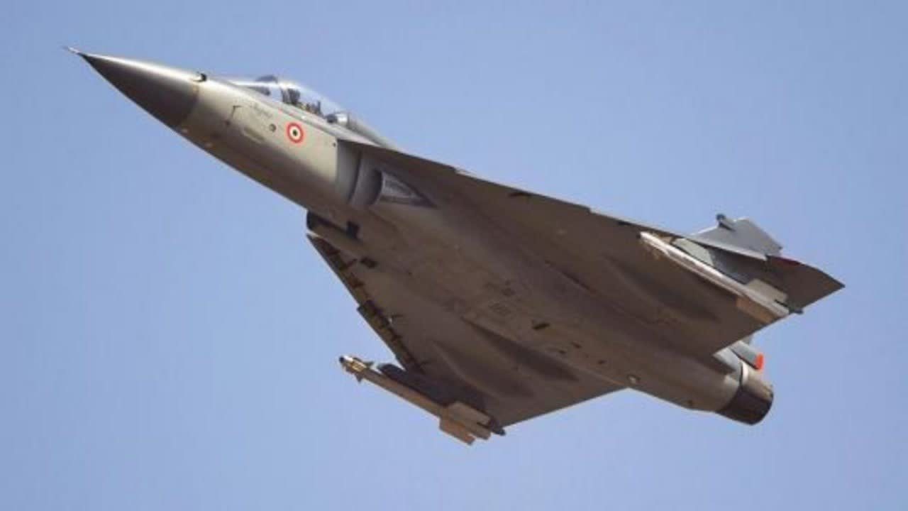 印度丢人丢大了,军机越境反被导弹击落,俄专家:赔了夫人又折兵