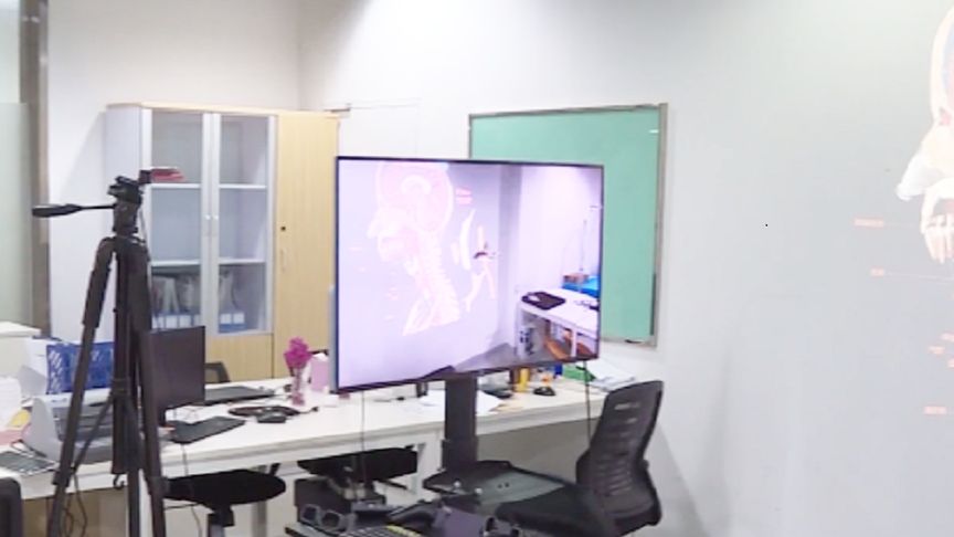 【硬核港青】我国首家!谢智衡将VR技术应用于临床医疗