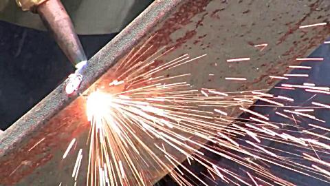 如何用火炬切割 氧气乙炔焊割炬