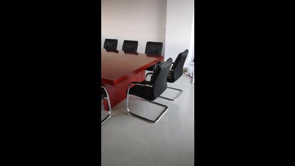 大会议桌走起,安装我们是专业的