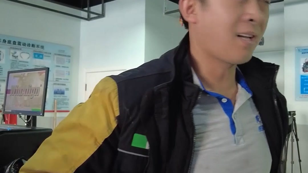 向右跑偏,长春哪里做四轮定位好?比较专业?龙宇四轮定位