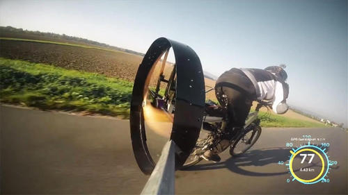 达人将自行车安装飞机螺旋桨,启动的瞬间,才是霸气的开始!