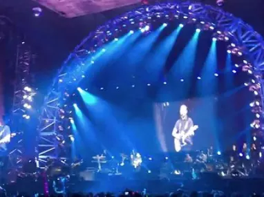 许巍 - 此时此刻 2014 巡回演唱会南京站 - 漫步