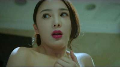 半夜叫你别回头:美女以为闹鬼了,谁料是小伙扮鬼逗她玩!