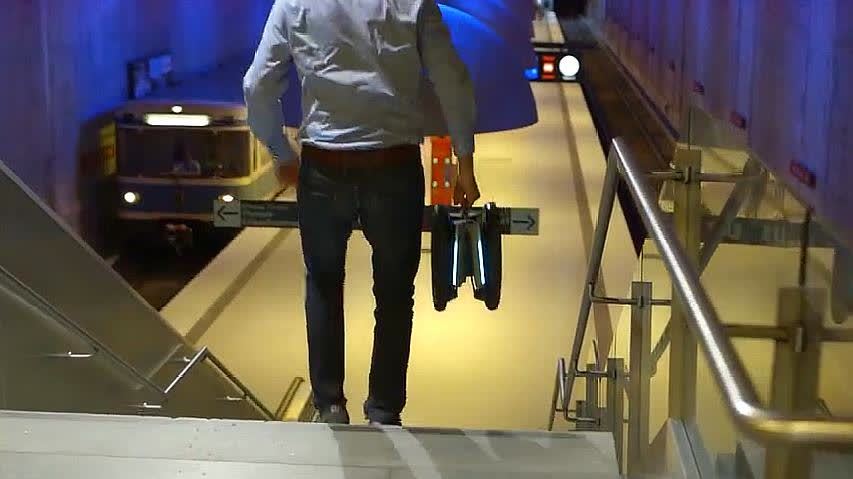 中国发明的创意平衡车,下了地铁不用走路,这中国制造太强大了