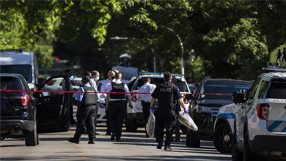 连收三条噩讯后,拜登病急乱投医?“伊朗战争”突然轰动美国舆论