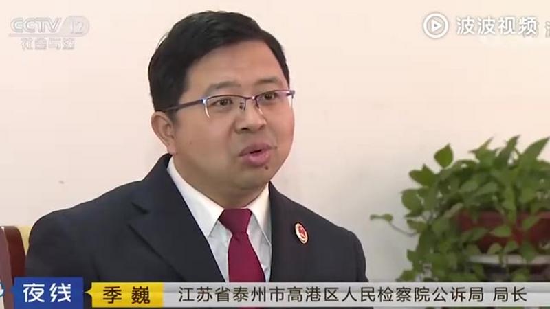 小轿车发狂般撞人,肇事司机竟然直接把伤者扔入河内,太丧心病狂