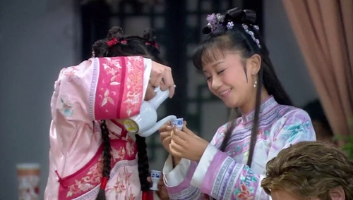 紫薇小燕子借酒消愁