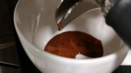 ...EP-02 千元入门家用咖啡机搭配云南咖啡豆制作的浓缩和拿铁也很不错