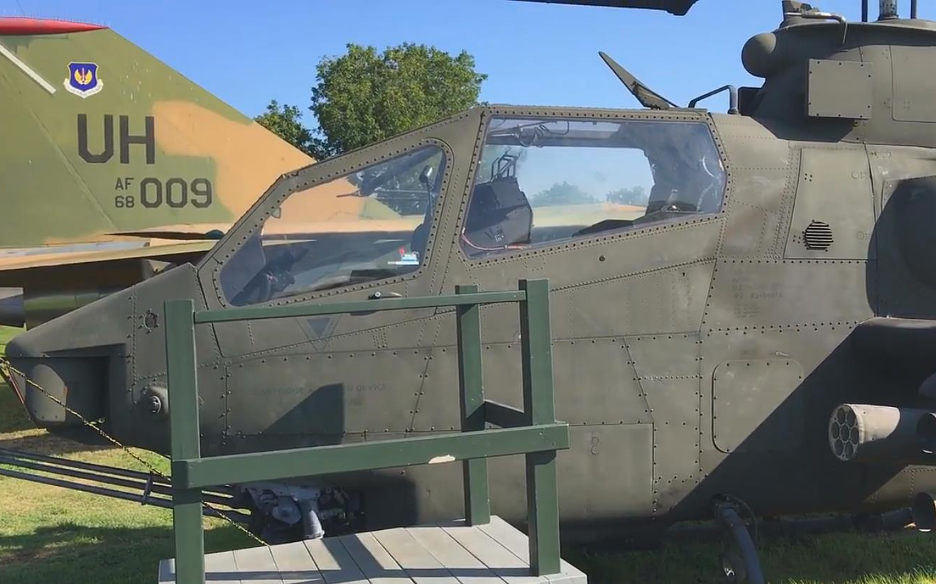 沃思堡航空博物馆・AH-1F“眼镜蛇”武装直升机(2020/11)