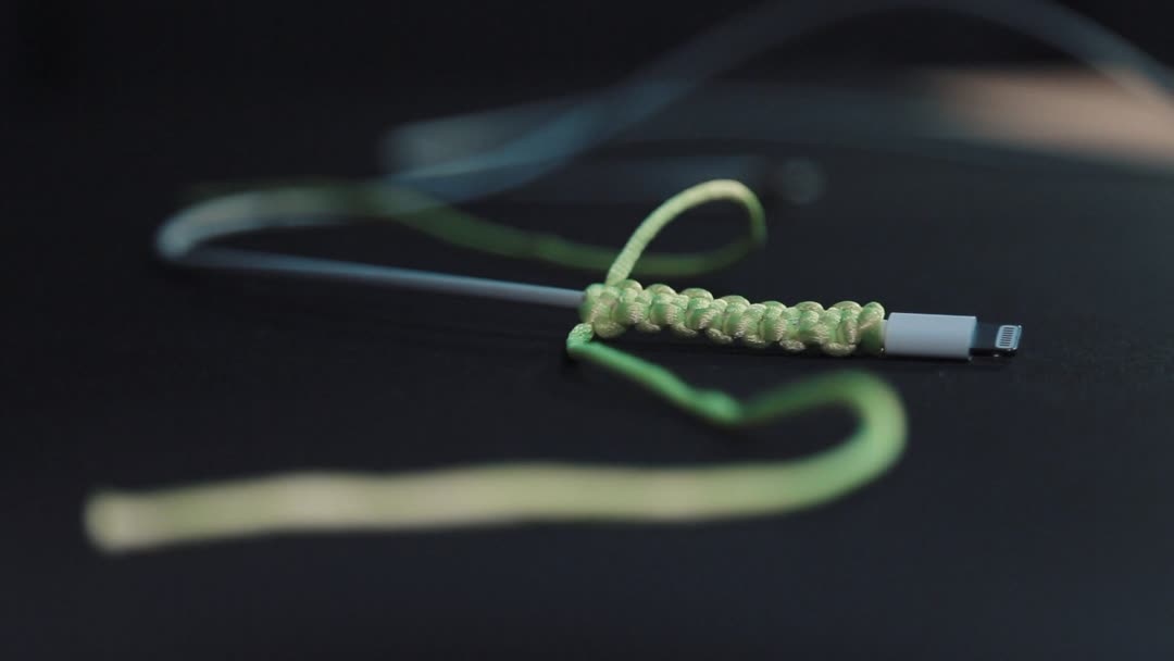 数据线破坏充电可致手机损坏,这样修复让你无忧无虑