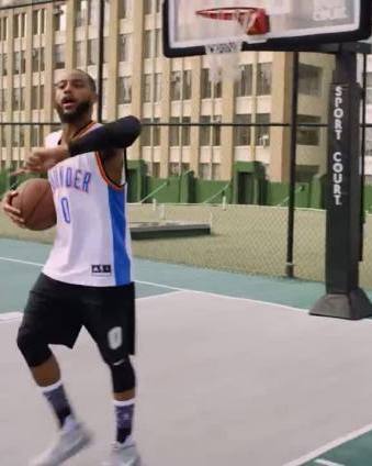 【老视频!NBA模仿帝爆笑模仿】他是球员,也是表演者,打球水平绝非...