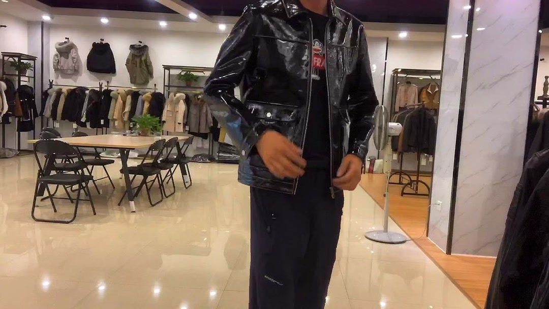 男士新款时尚漆皮牛皮皮衣,件件洋气,防水性好