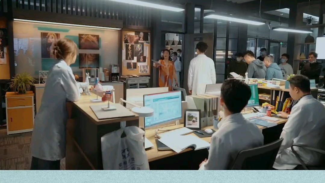 【电视剧关于唐医生的一切】# 高处长突然可爱起来了