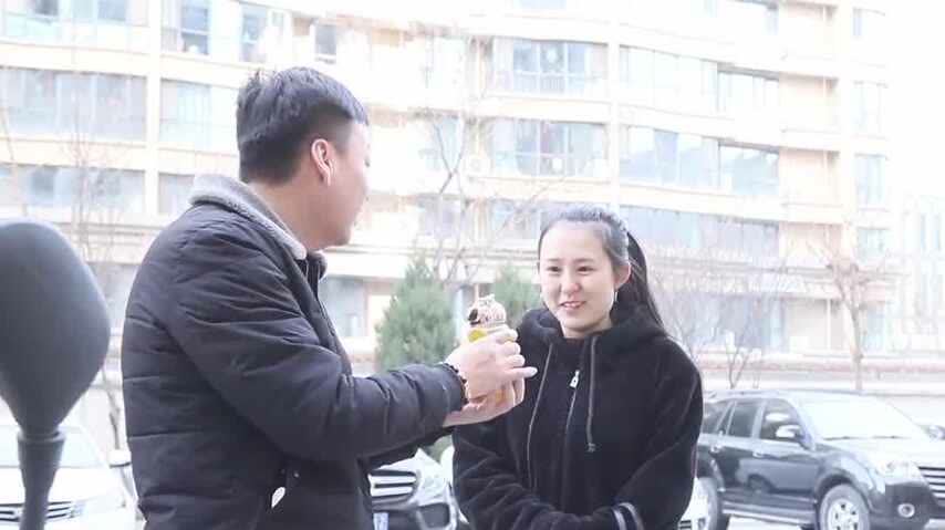 爆笑:网络信息有真有假,女孩子去见网友一定要谨慎再谨慎