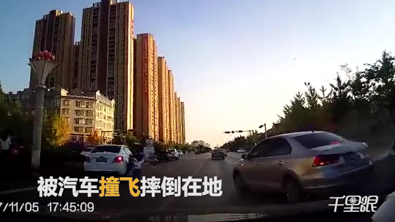 【云南】俩女学生横穿马路被撞飞 而斑马线离此仅10米远