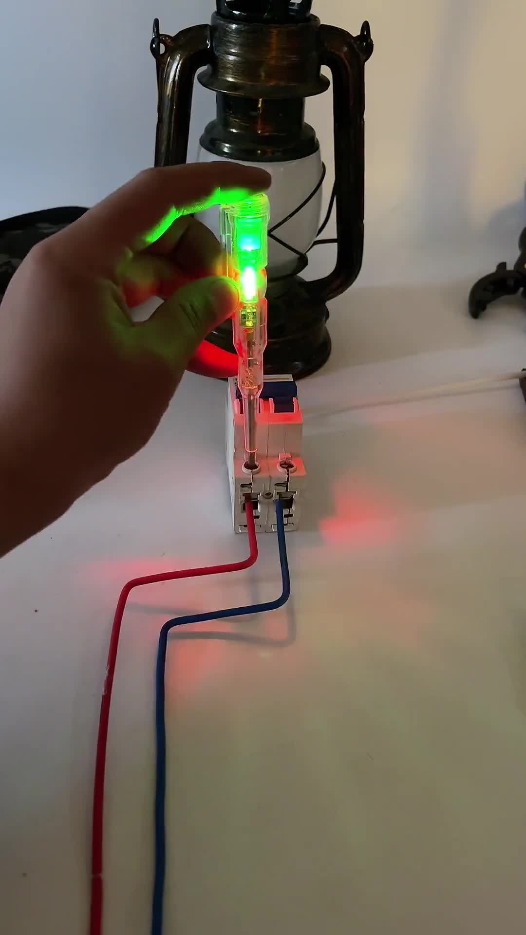 普通测电笔灯光太暗看不清,现在都在使用这种高亮采光测电笔,检测 #...