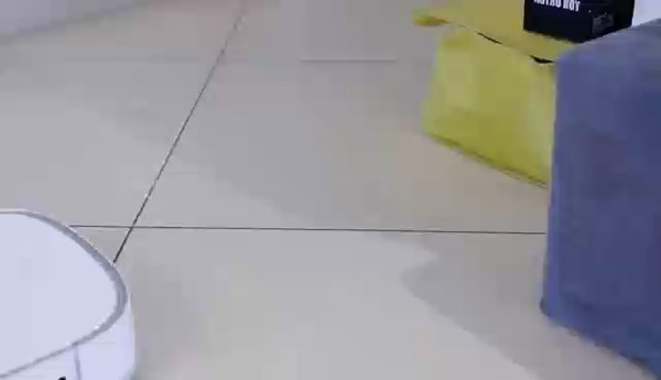 家族最强避障扫地机:追觅W10 Pro