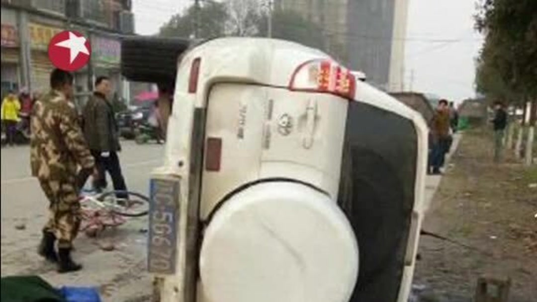 江西男子驾车冲撞行人 十几名学生被一路碾压