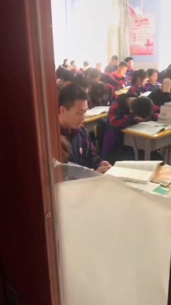 【班主任教室贴太阳膜观察学生 里面看不见外面 外面能看到里面】10...