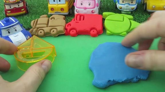 各种颜色的橡皮泥来做车子和飞机,启蒙玩具