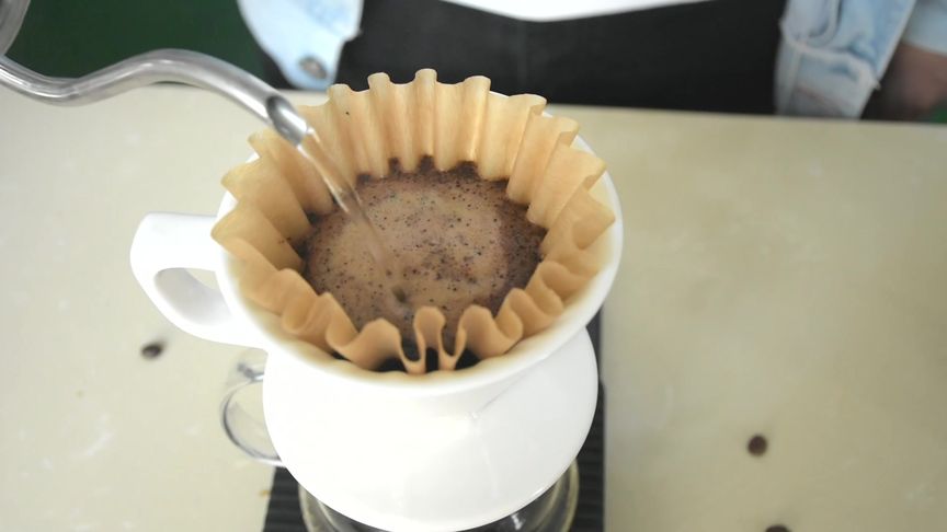 如何做一杯手冲咖啡的详细步骤