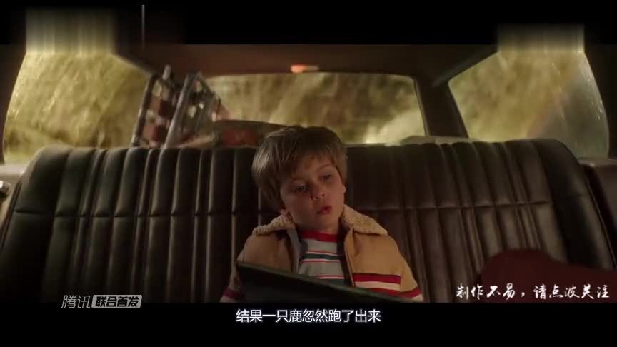 男子在森林发现巨龙,叫人用卡车运回去供人参观后,门票一票难求