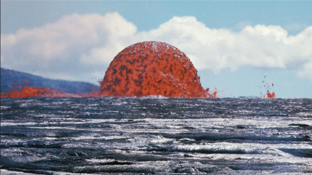 为什么海底火山一旦爆发,海水无法将它浇灭?答案让人难以置信!