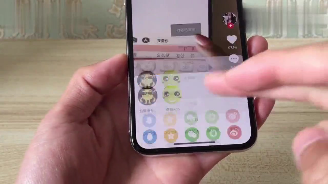 下载视频到相册,iPhone手机如何把下载的视频存到系统相册!