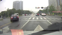 行车记录仪实拍:这现代SUV是什么情况?
