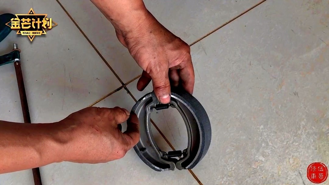 电动车刹车不灵尖叫,教你一个小技巧不花一分钱,自己就轻松搞定