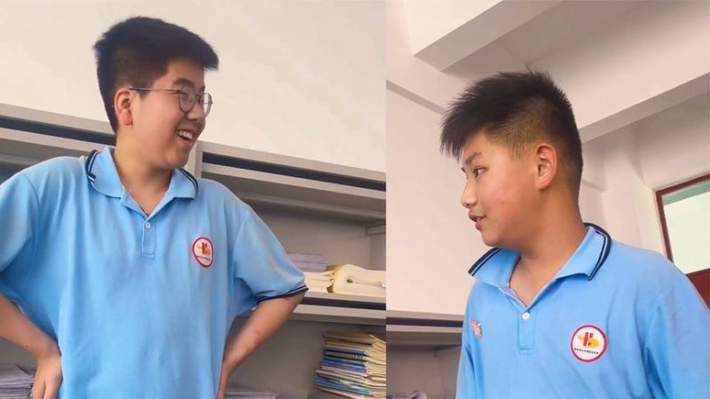 两名学生打架,被老师要求用英语说明过程,最终握手言和