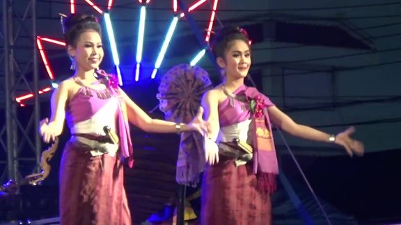 传统泰国舞曲ฟ้อนอินทนิลถิ่นสาเกต