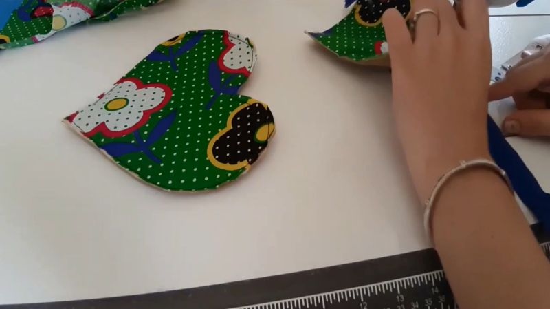 旧布角变废为宝,教你手工制作一个心形小钱包,太实用了