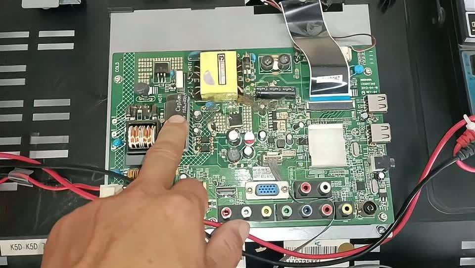 液晶电视维修,这个主板就是不通电首先检查维修这里