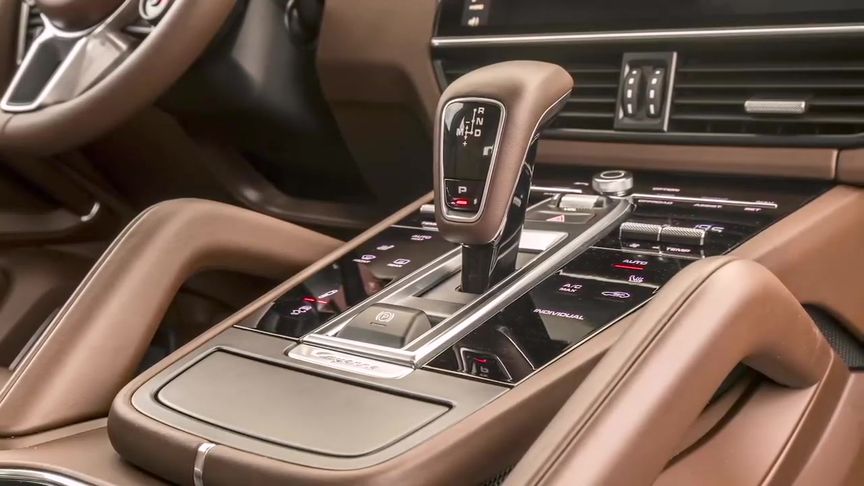 2019款保时捷卡宴混动版实拍,看到内饰才知道什么叫豪华SUV