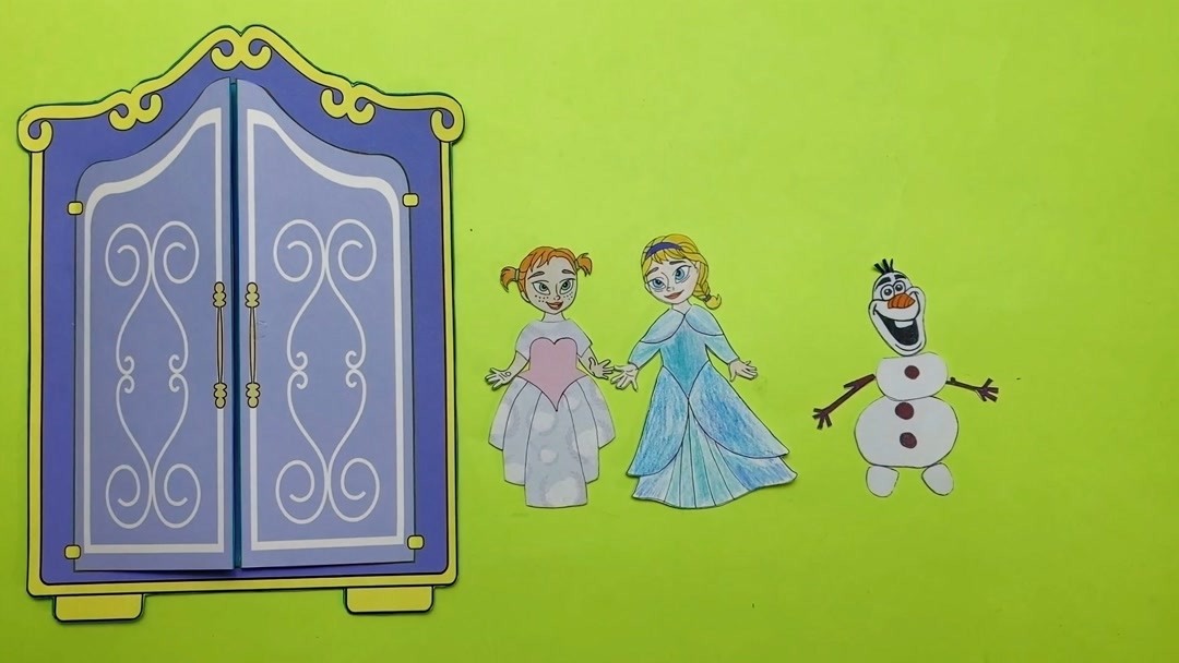 创意手工定格动画:雪宝给迪士尼小艾莎和安娜搭配裙子,喜欢吗?