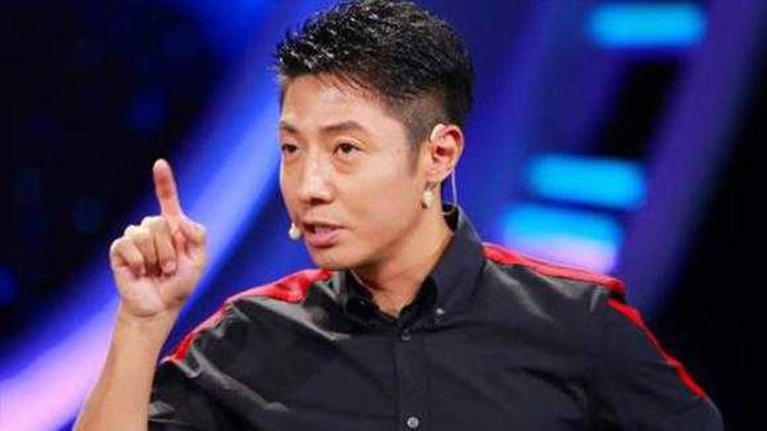 撒贝宁被央视放出来,像极了脱缰的二哈,撒欢儿整人!