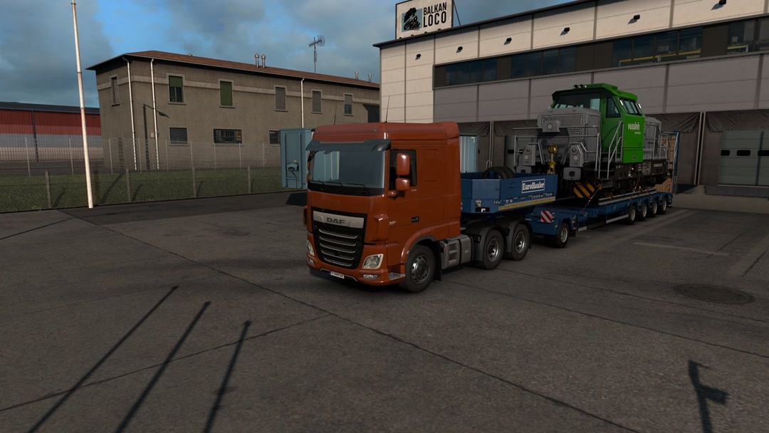 欧洲卡车模拟2 大雨天运输六十一顿火车头,中途发生重大车祸!