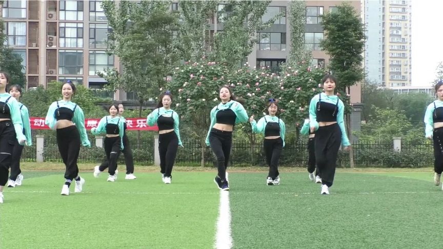 运动会开幕式来啦!现代学子开幕式玩出新花样!