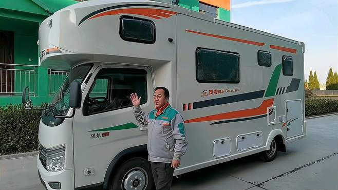 平头轻卡房车总于大降价了,15万8就能买自动挡的大房车