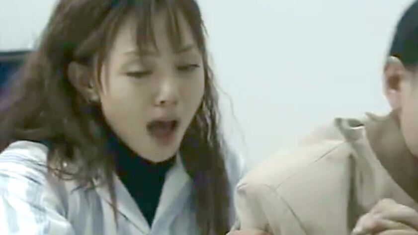 小女孩抢救无效最终死亡,母亲痛哭流涕让人动容