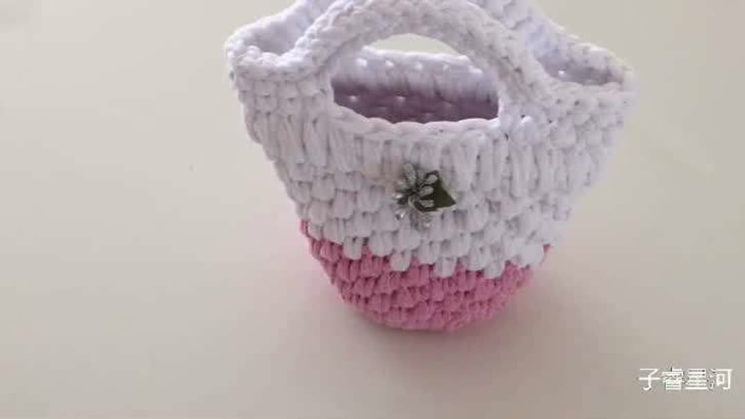 手工毛线编织教程:手工钩编一个实用的手提小篮子,出门买菜方便